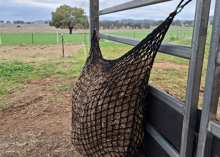 Hay-Stay Hanging Knotless Hay Net – Gutzbusta USA