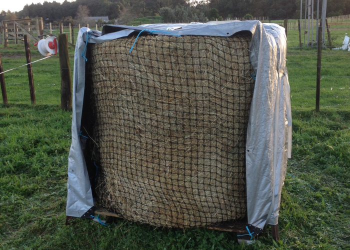 Knotted Hay Nets - 4x4 Round Bale Net – Gutzbusta USA